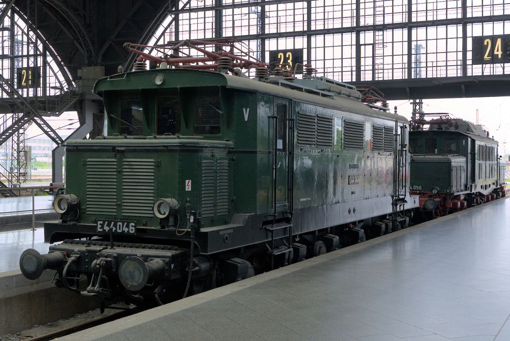 Baureihe E44 046, Leipzig Hauptbahnhof Foto & Bild | eisenbahn, motive, verkehr & fahrzeuge ...