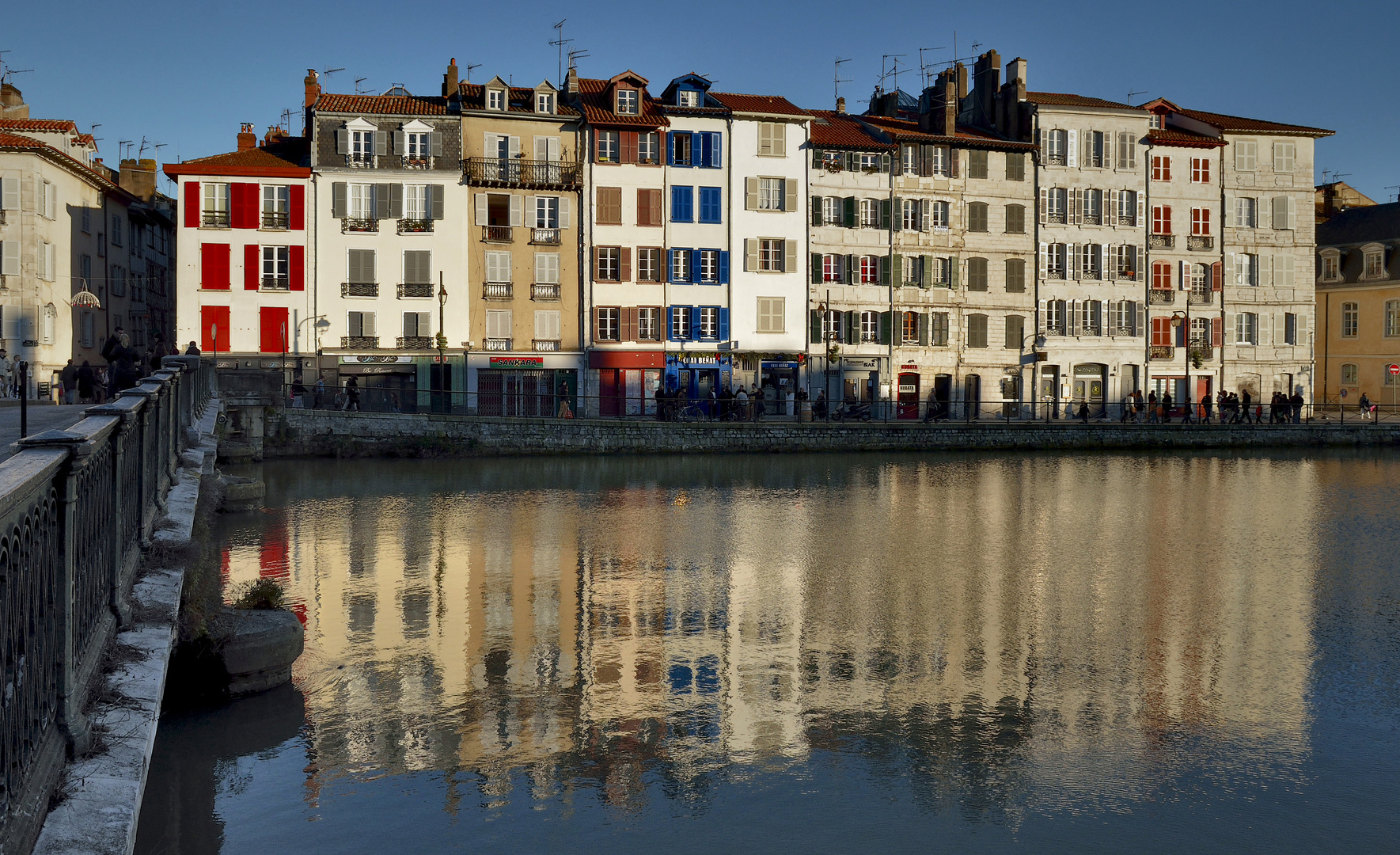 Bayonne photo et image | architecture, paysages urbains, paysage Images ...