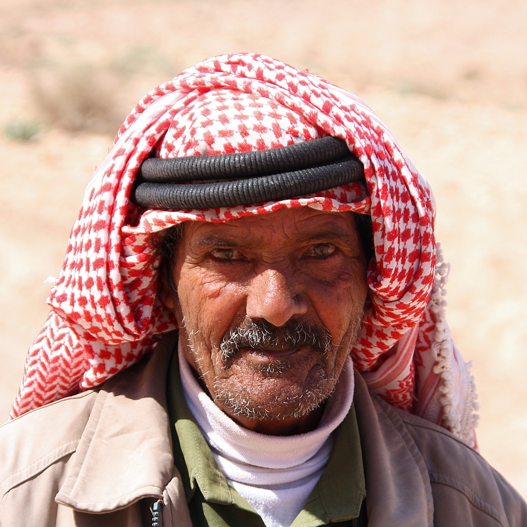 Beduine in Petra Foto & Bild | world, outdoor, sand Bilder auf ...