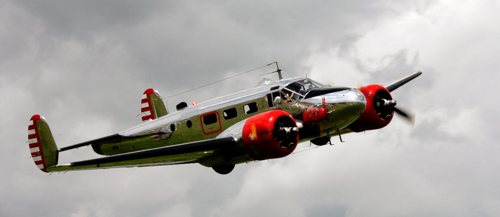 Beech Model 18 Foto & Bild | luftfahrt, oldtimer-flugzeuge, verkehr ...