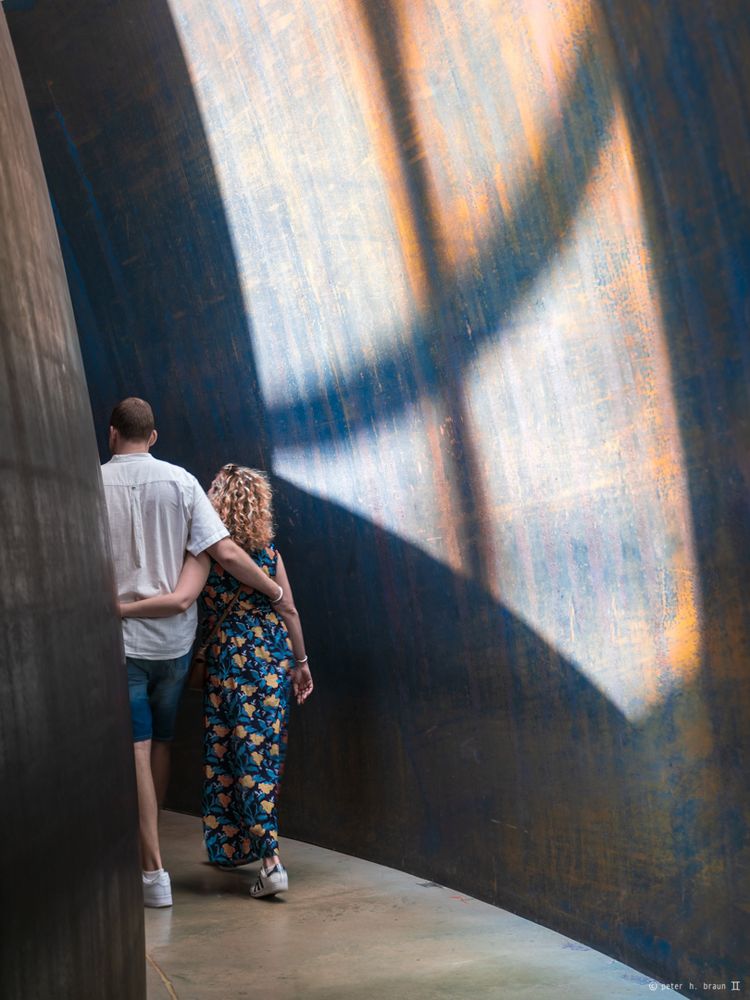 Begehendes Paar... Foto & Bild | erwachsene menschen, marodes, kunstfotografie & kultur Bilder ...