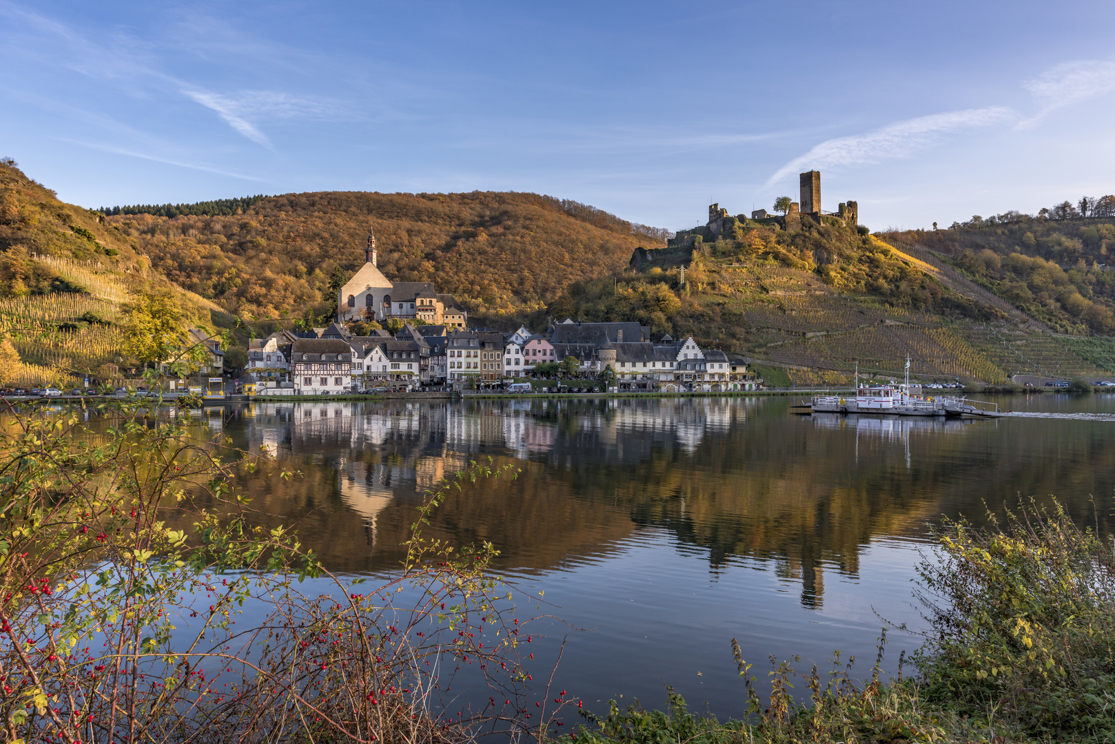 *Beilstein im Herbst @ Die letzte Fähre* Foto & Bild | deutschland ...
