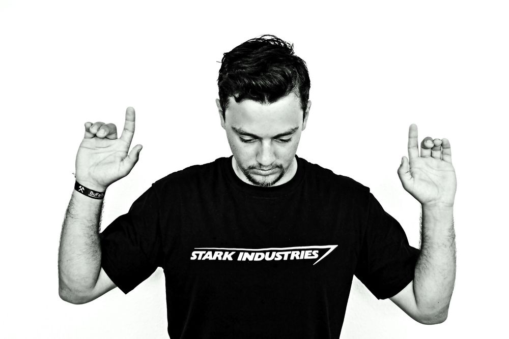 Being a Stark Foto & Bild | portrait, portraitfotografie männer, indoor ...