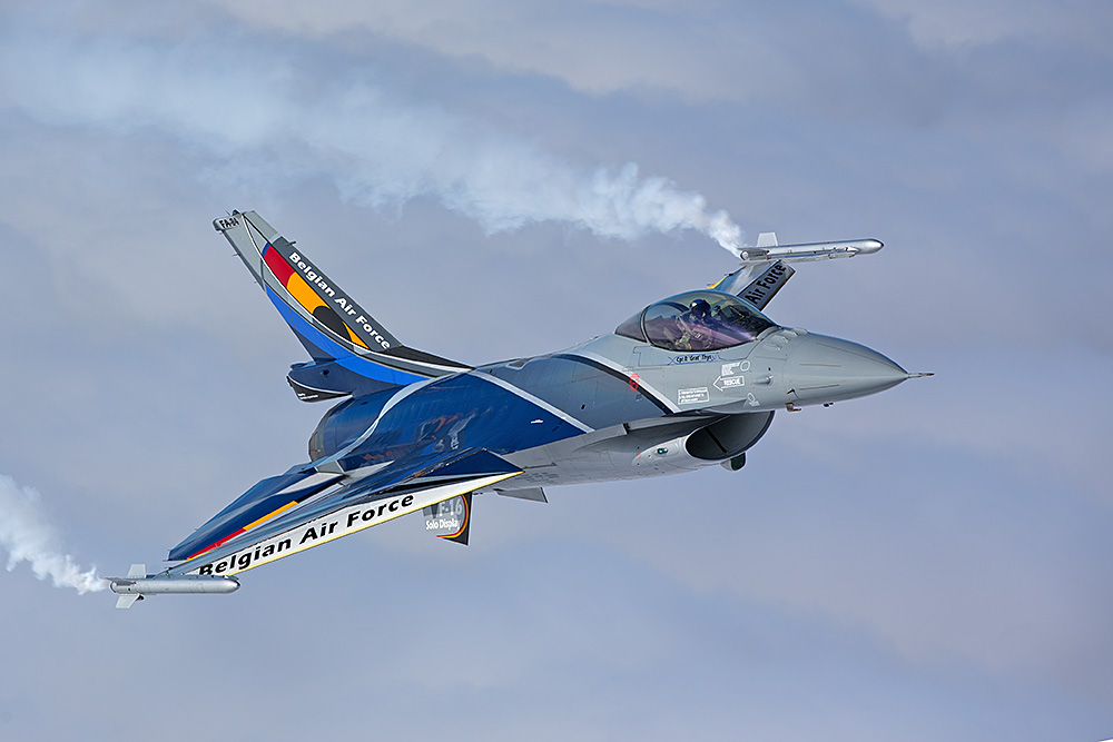 Belgian Air Force Days 2014 - The Hosts - F-16 Demo Team I Foto & Bild ...