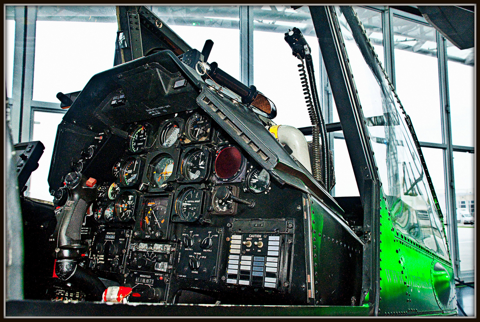 BELL COBRA COCKPIT Foto & Bild | luftfahrt, details aus der luftfahrt ...