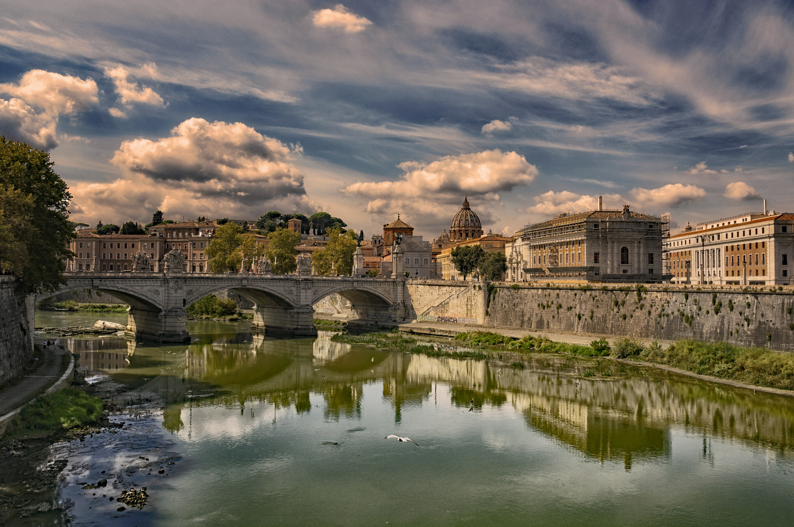Bella Roma Foto & Bild | wolken, himmel, fassaden Bilder auf fotocommunity