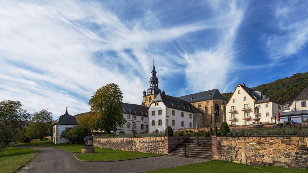 Benediktiner Abtei St. Mauritius, Tholey (Saar) Foto & Bild | kirchen ...