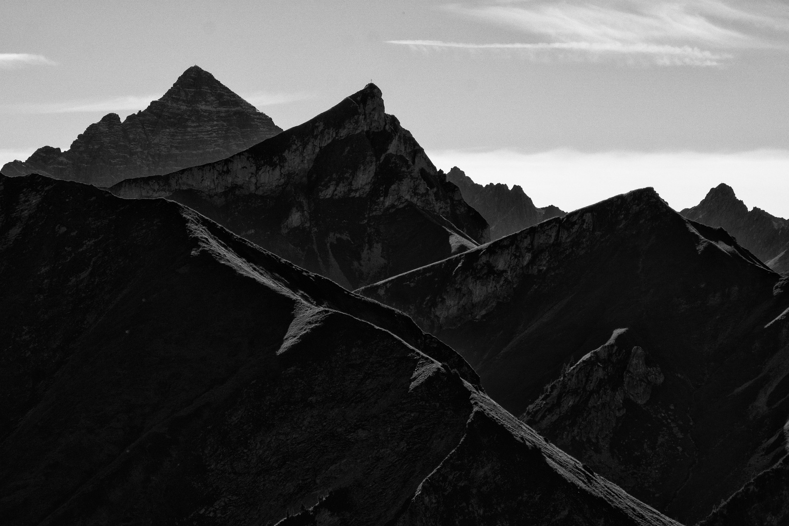 Berg und Tal Foto & Bild | landschaft, berge, gipfel und grate Bilder ...