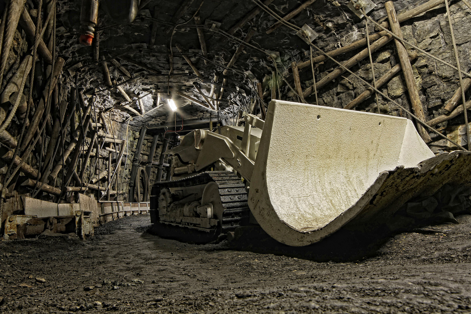 Bergbau Museum Bochum "Seitenkipplader" Foto & Bild | industrie und ...