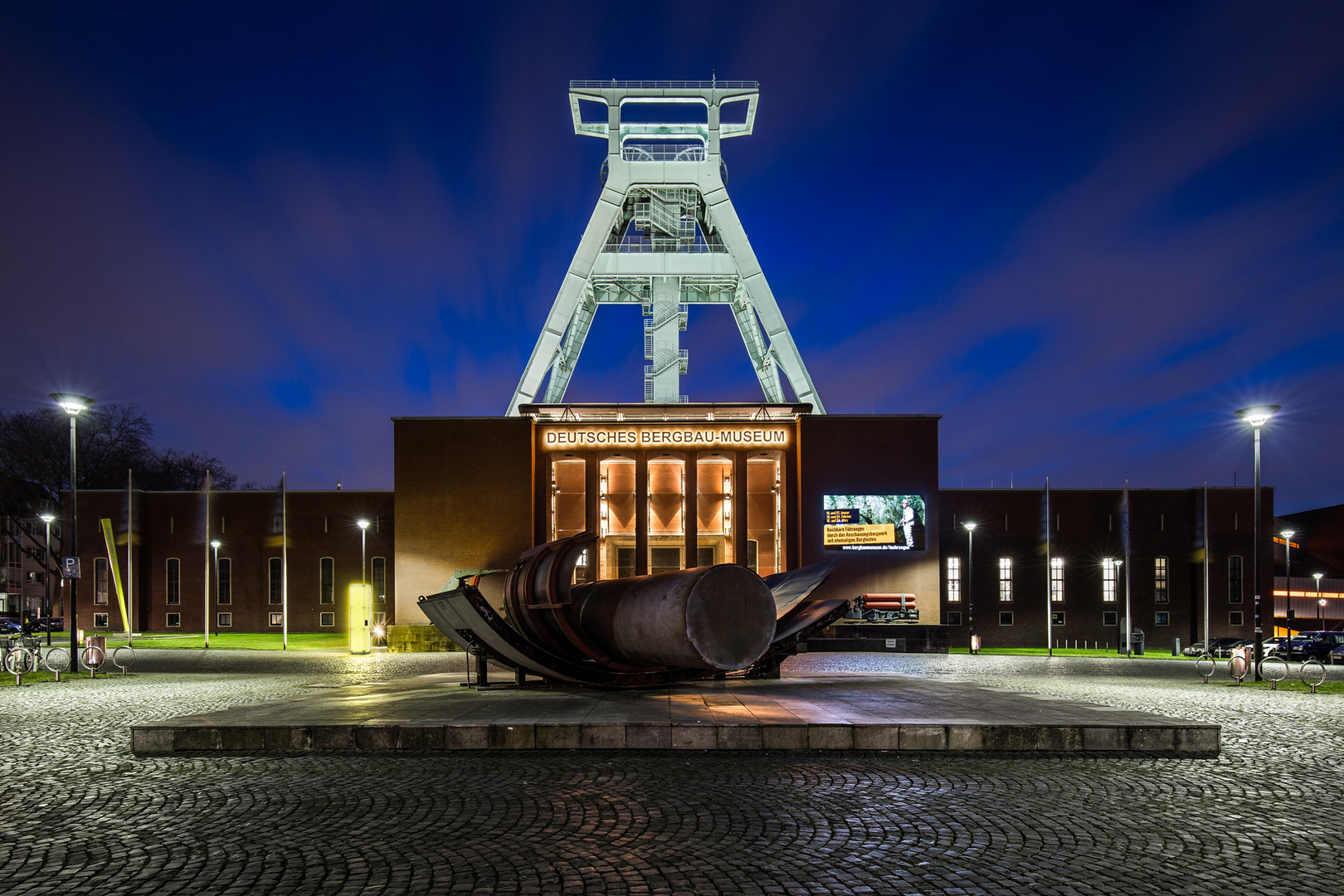 Bergbaumuseum Bochum Foto & Bild | blau, nacht, nachtaufnahme Bilder ...