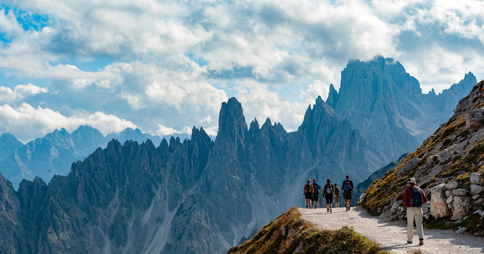 Bergwanderer auf dem Rückweg ... Foto & Bild | natur, herbst, italien ...