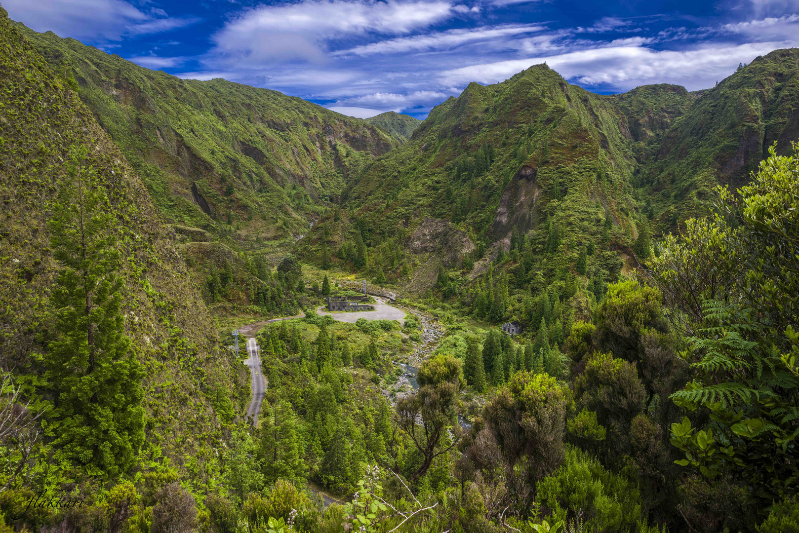 Bergwildnis Foto & Bild | outdoor, grün, berge Bilder auf fotocommunity