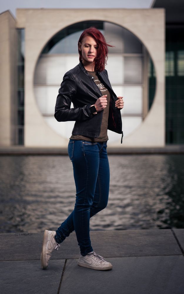Berlin Foto & Bild | portrait, outdoor, woman Bilder auf fotocommunity