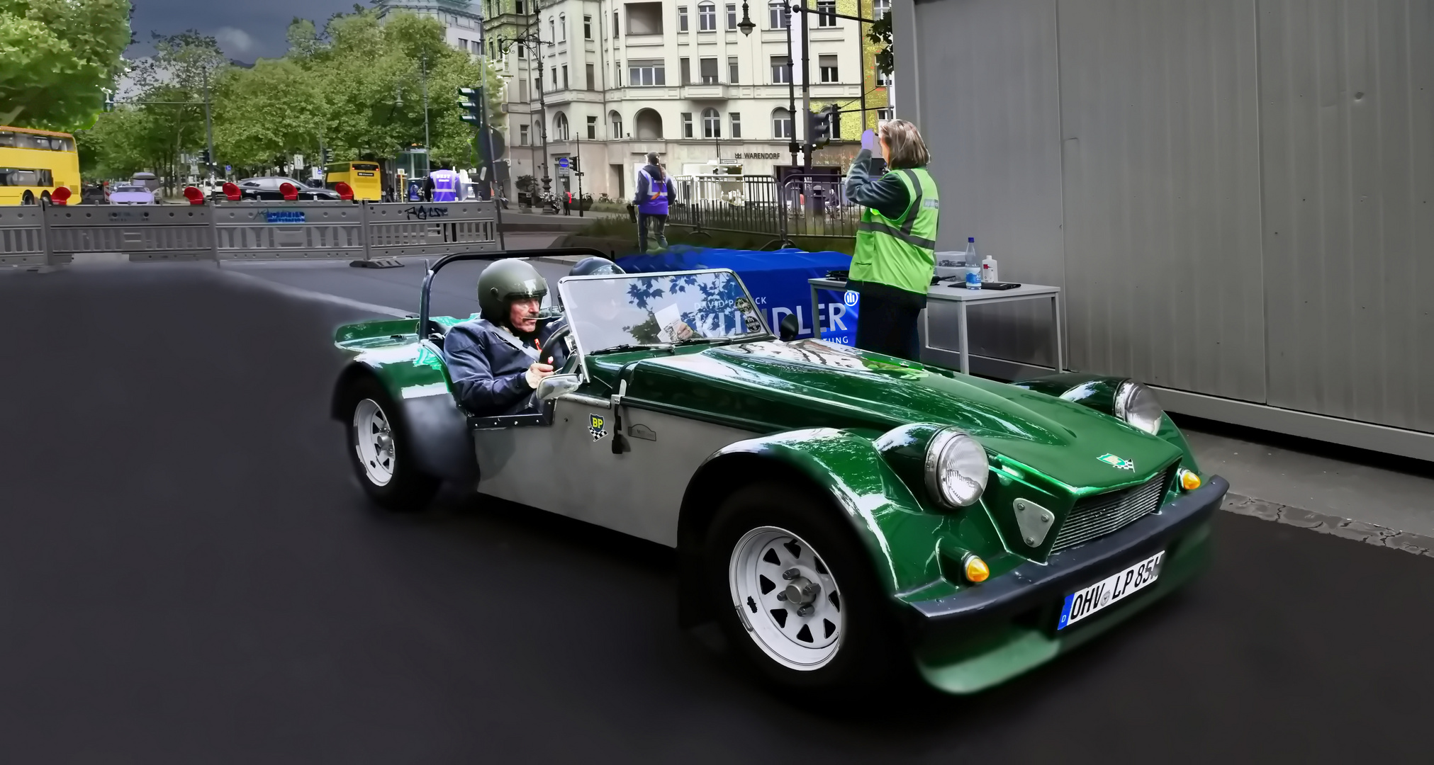 Berlin - Dutton Phaeton S3 Foto & Bild | world, spezial, dokumentation ...