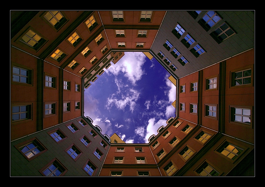 Berliner Hinterhof - Modern Style Foto & Bild | architektur ...