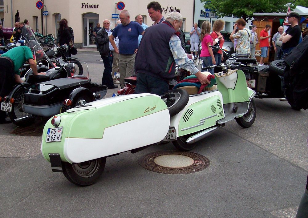 Berliner Roller mit Anhänger Foto & Bild | autos & zweiräder ...