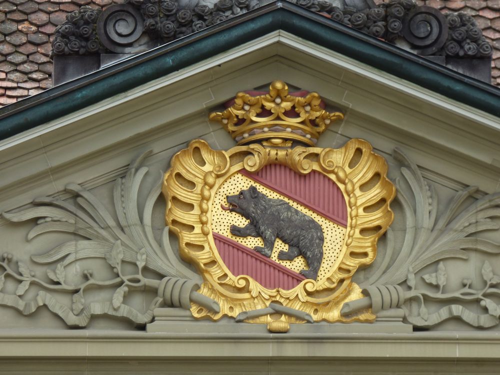 Berner Wappen Foto & Bild | architektur, fassaden, architektonische ...