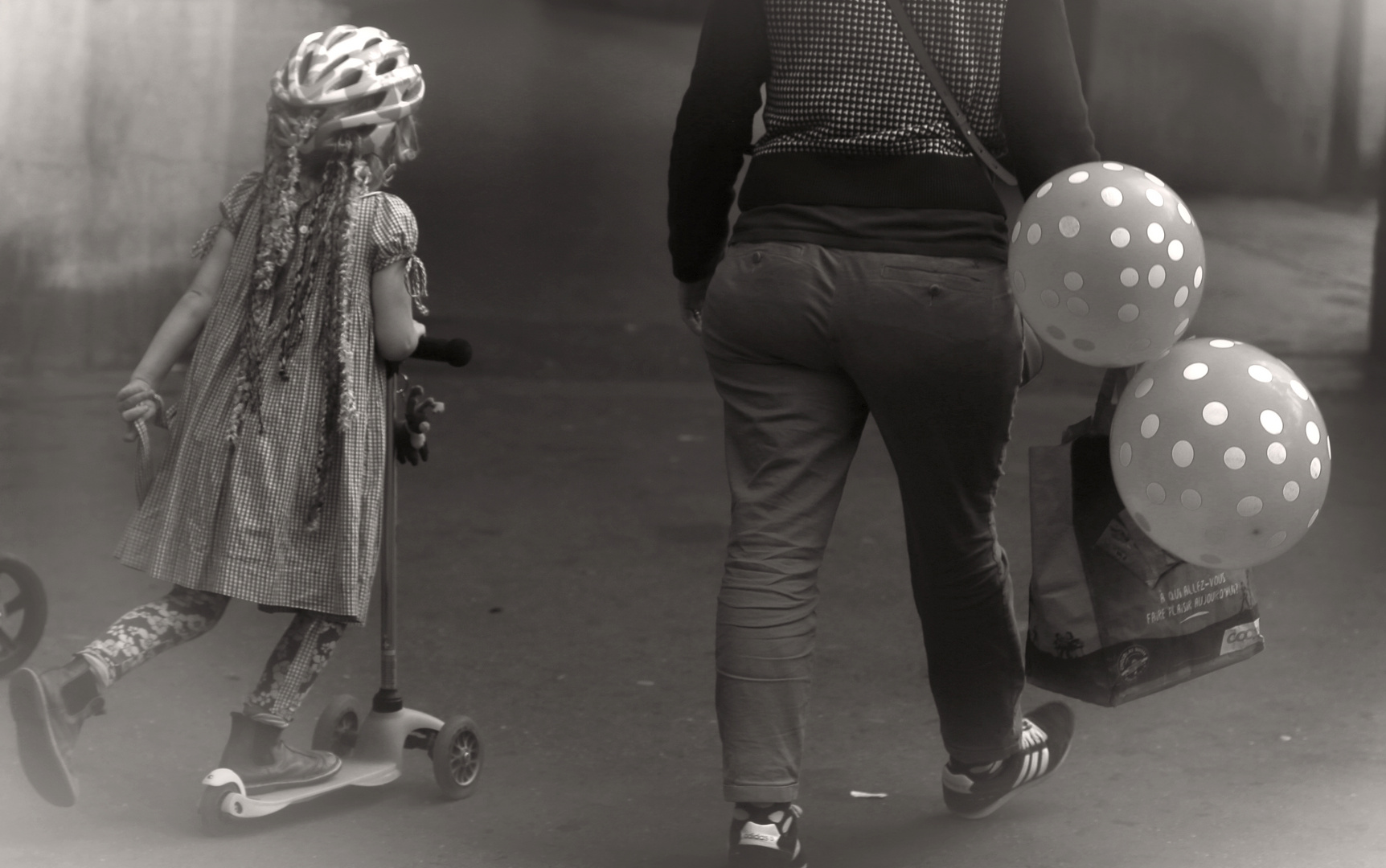 Beschwingt Foto & Bild | kinder, streetfotografie mit menschen, streets ...