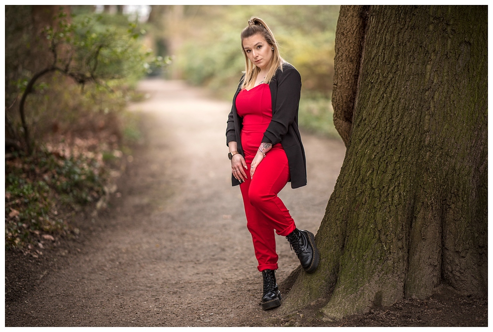 Beside a Tree Foto & Bild | ronja Bilder auf fotocommunity