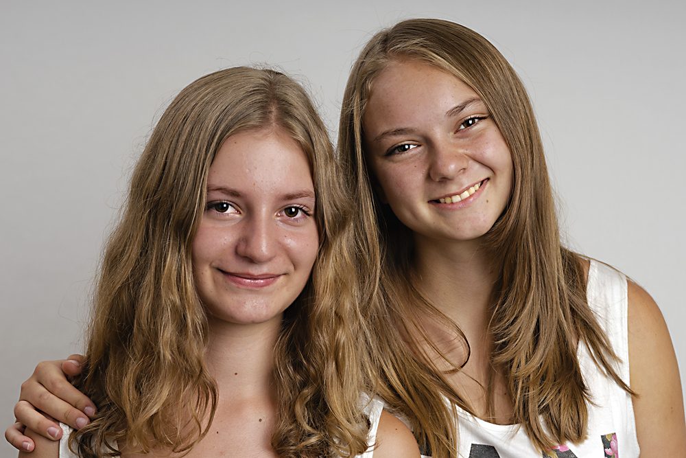 Beste Freundinnen (1) Foto & Bild | jugendliche, studio, menschen Bilder auf fotocommunity