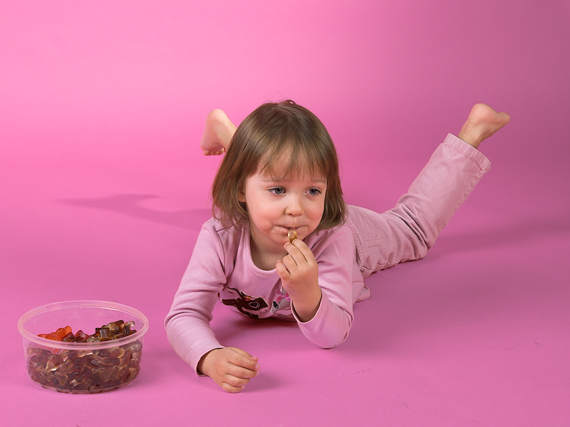 Bestechung in weicher Währung Foto & Bild | kinder, menschen Bilder auf ...