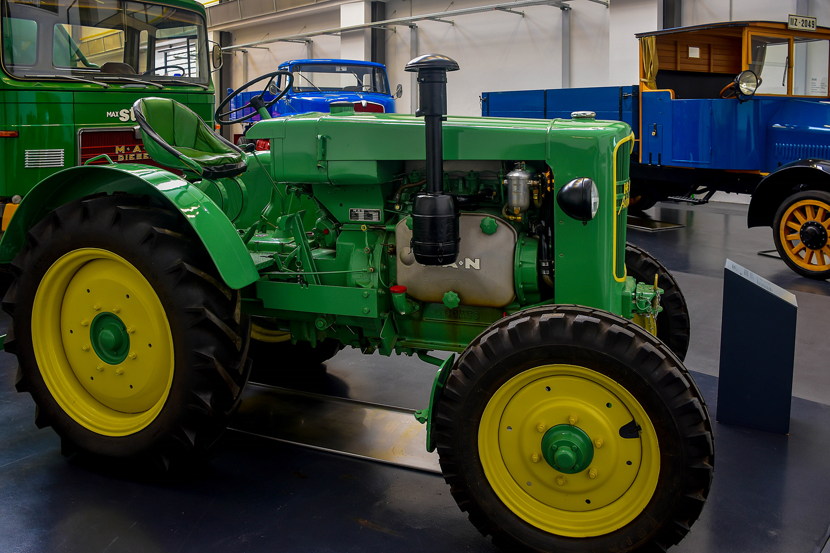 Besuch im MAN Museum Augsburg Foto & Bild | architektur, oldtimer ...