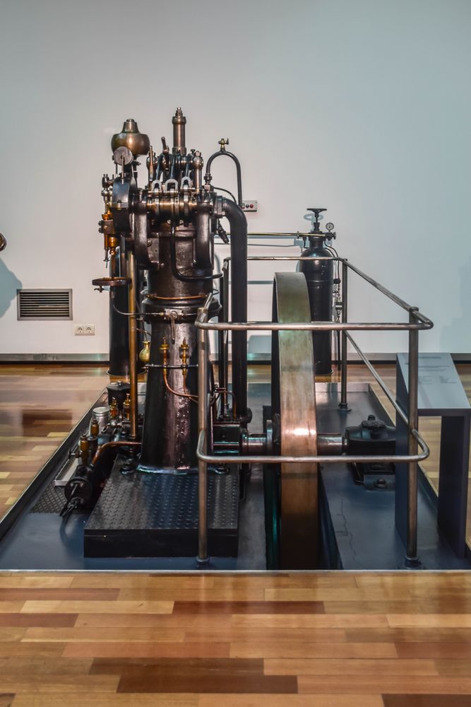 Besuch im MAN-Museum Augsburg Foto & Bild | augsburg, profanbauten ...