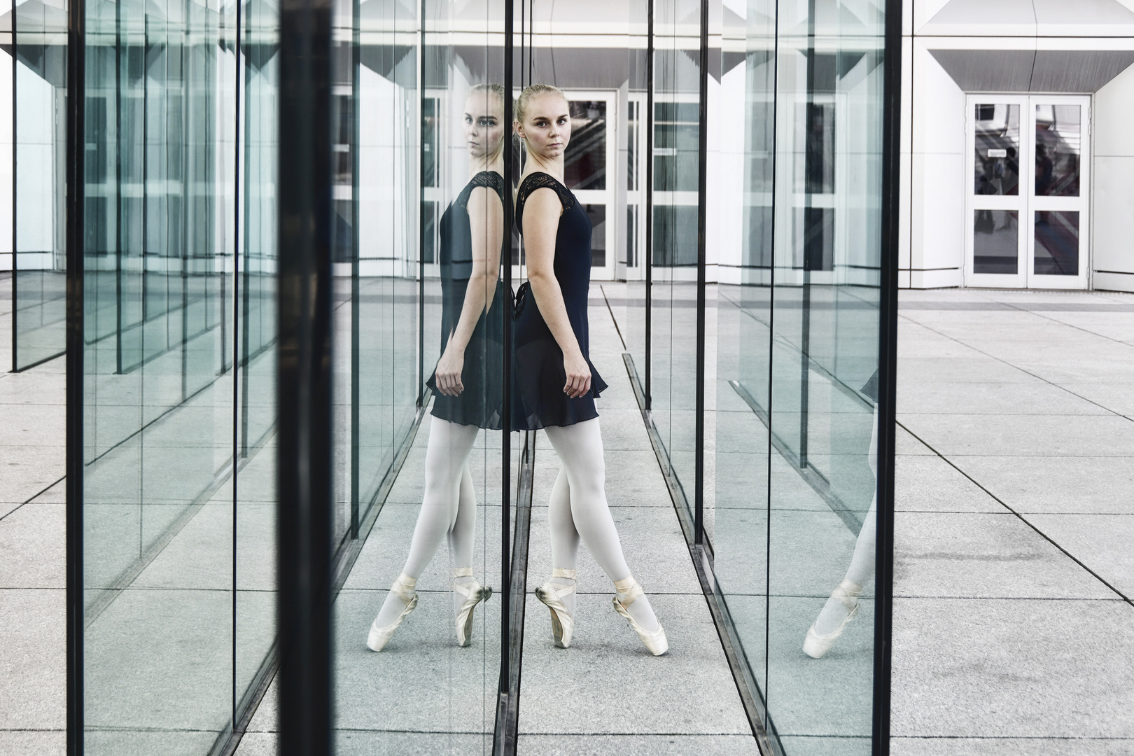 between Foto & Bild | portrait, kunstfotografie & kultur, projekte Bilder auf fotocommunity