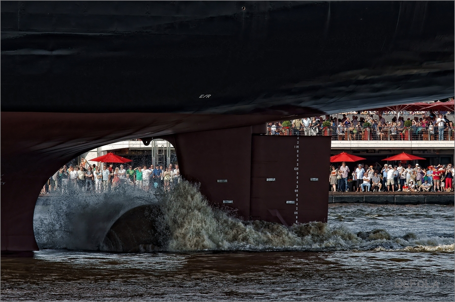 Beware of propeller Foto & Bild | deutschland, europe, hamburg Bilder ...
