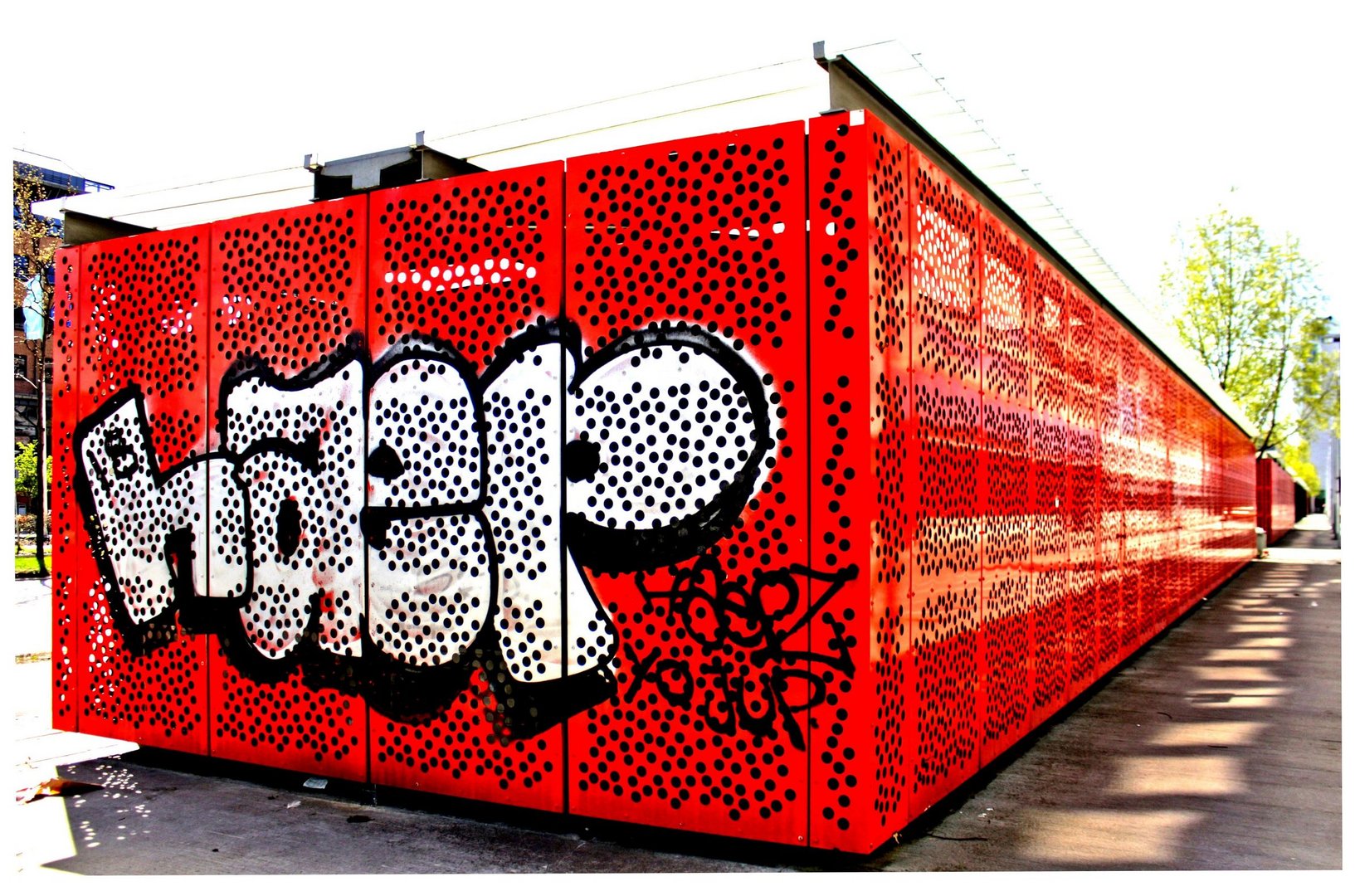 big red box. Foto & Bild | world, spezial, rot Bilder auf fotocommunity