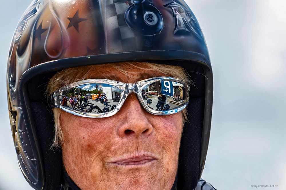 Biker Queen Foto & Bild | frau, motorrad, hattingen Bilder auf ...