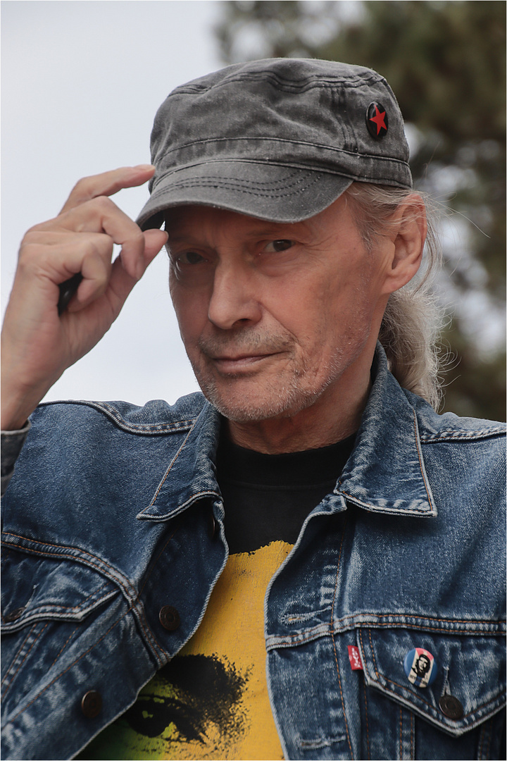 Bin dann mal weg Foto & Bild | outdoor, licht, portrait Bilder auf ...