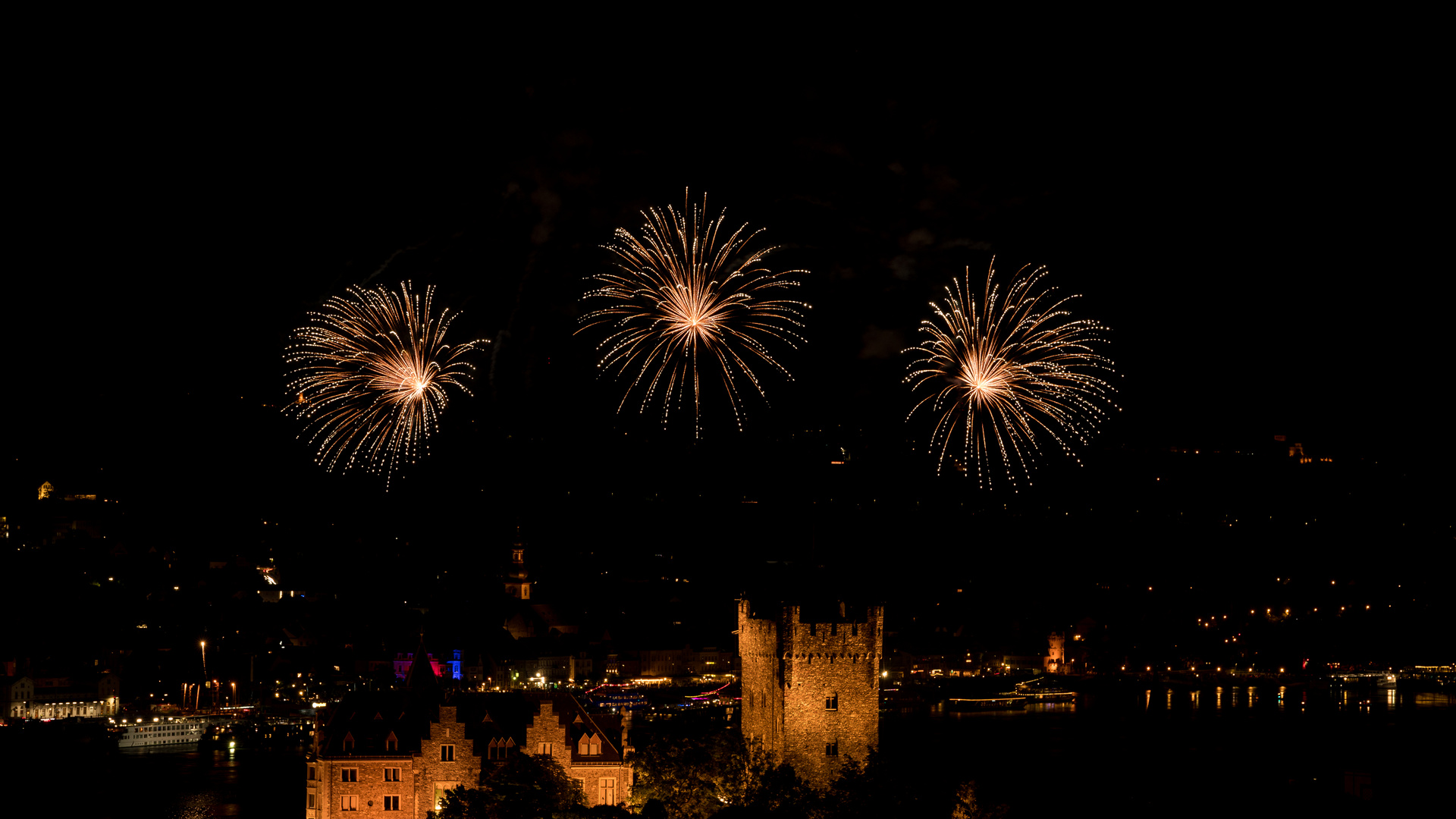 Binger Rhein im Feuerzauber 2022 Foto & Bild | abstraktes, strukturen ...