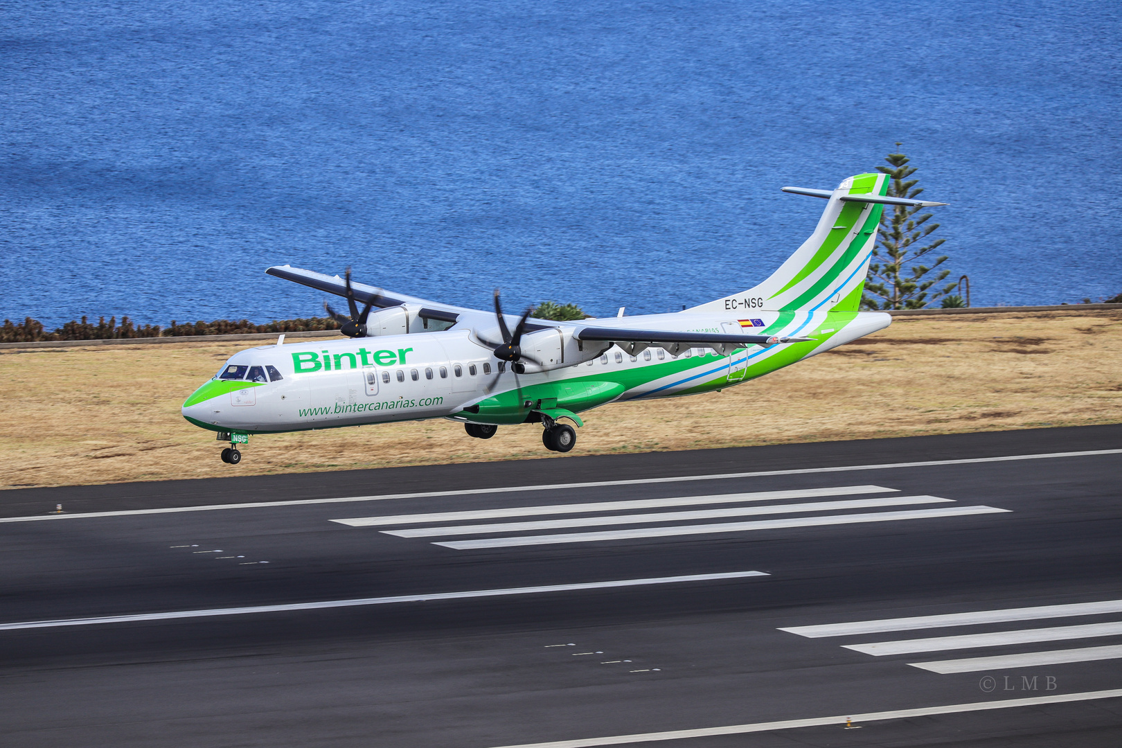 Binter ATR / FNC # 3 Foto & Bild | world, architektur, madeira Bilder ...