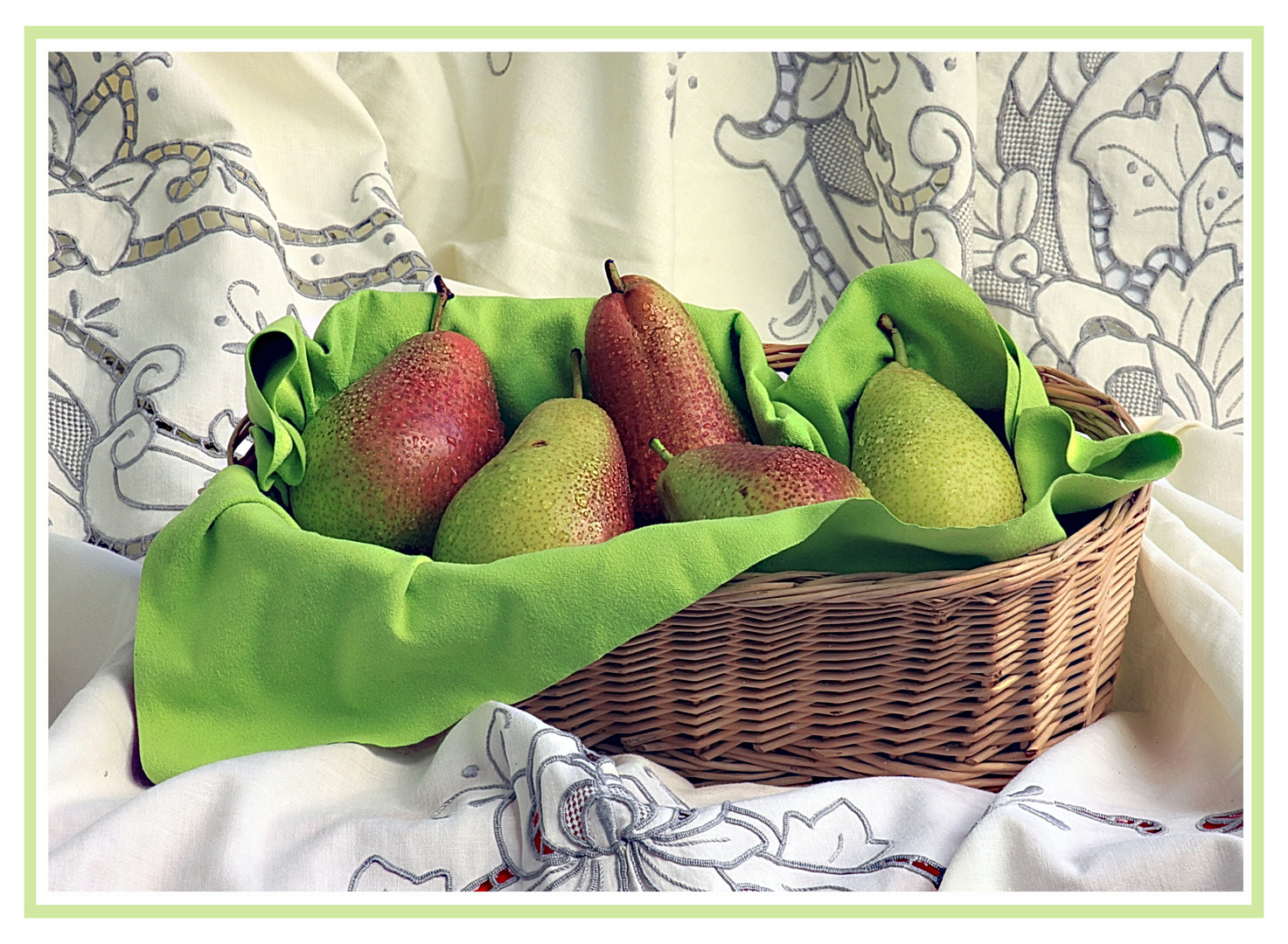 Birnen im Korb Foto & Bild | natur-kreativ, obst , korb Bilder auf ...