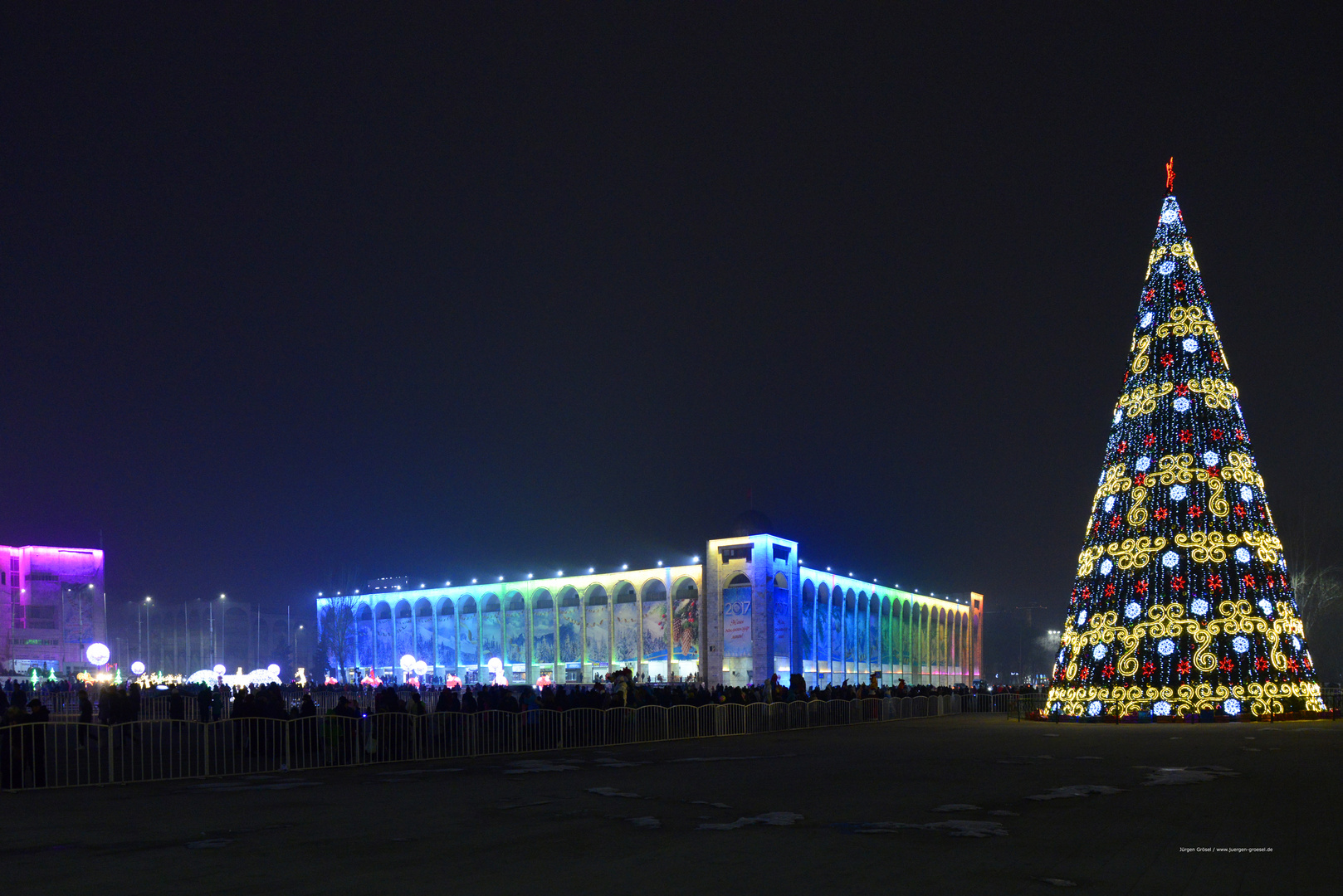 Bischkek bei Nacht 2017 Foto & Bild | kirgistan, zentralasien ...