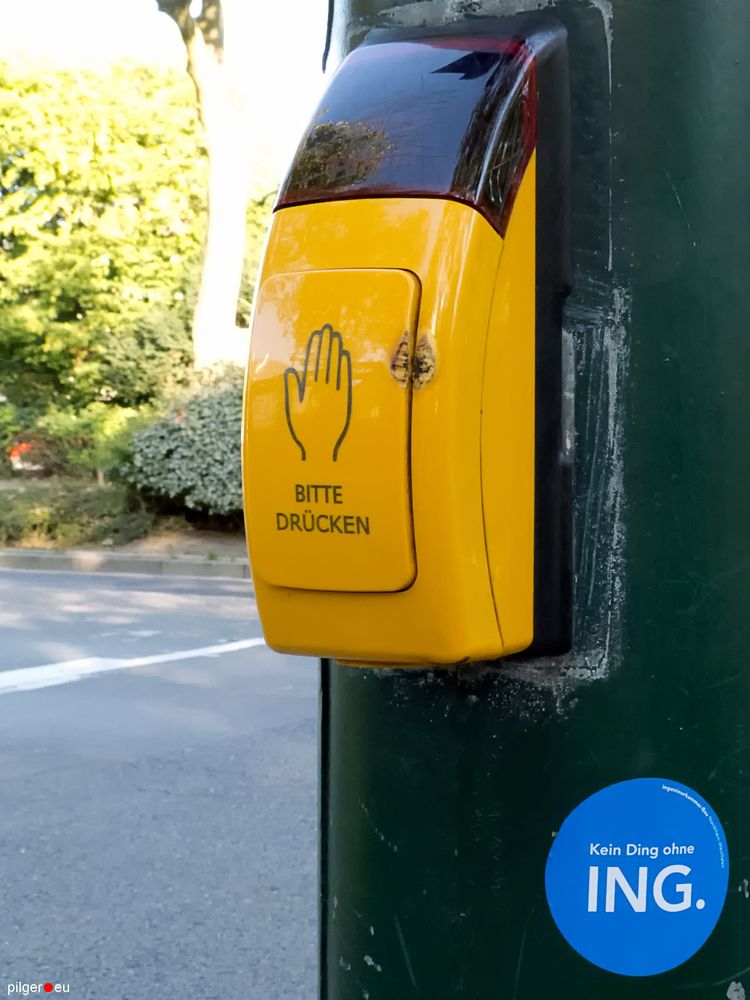 BITTE DRÜCKEN Foto & Bild | quatsch, fun und rätselecke, witzige ...