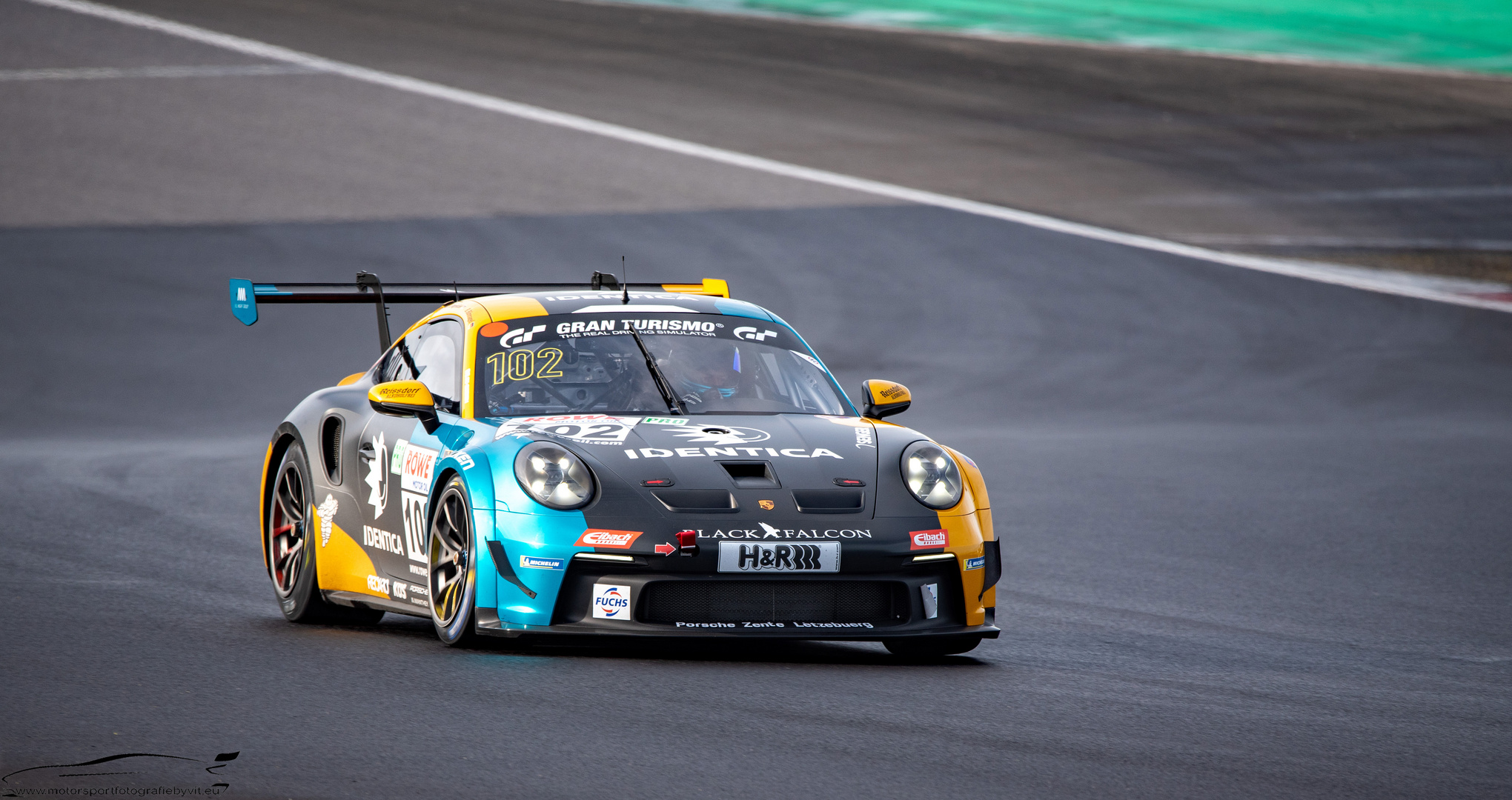 BLACK FALCON Team IDENTICA Part 1 Foto & Bild | sport, rennen ...