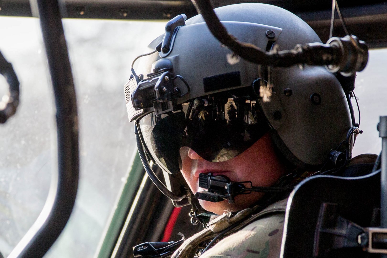 Black Hawk Up Foto & Bild | portrait, portrait frauen, hubschrauber ...