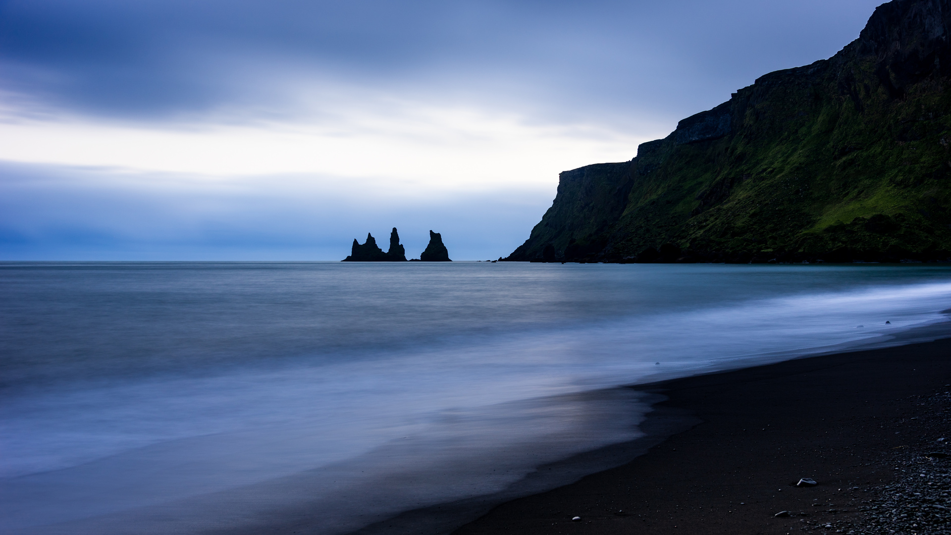 Black Sand Beach (Vik, Island) Foto & Bild | beach, world, meer Bilder ...