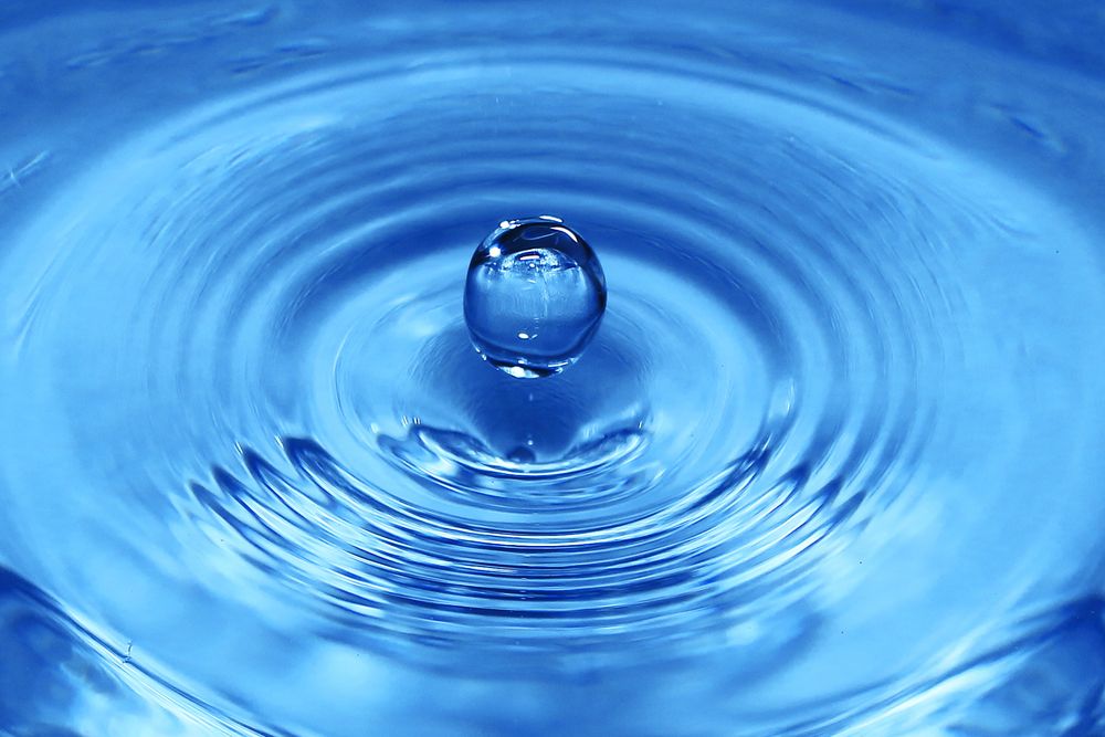 Blaue Perle Foto & Bild | sonstiges, wasser im detail, stillleben ...