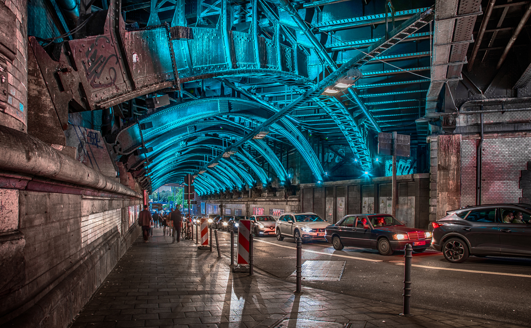 Blaue Stunde in der Mittagszeit Foto & Bild | street, dokumentation ...