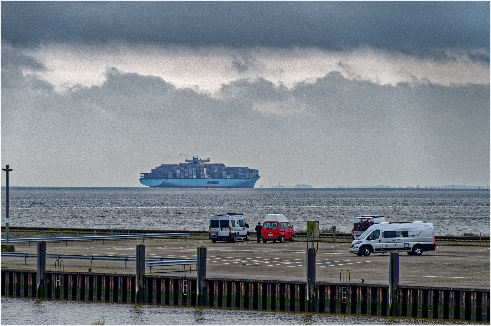 Blaues Schiff zum blauen Montag Foto & Bild | projekte, 1 - montag ...