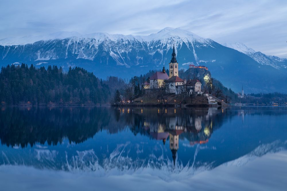 Bleder See Foto & Bild | architektur, architektur bei nacht, slovenien ...