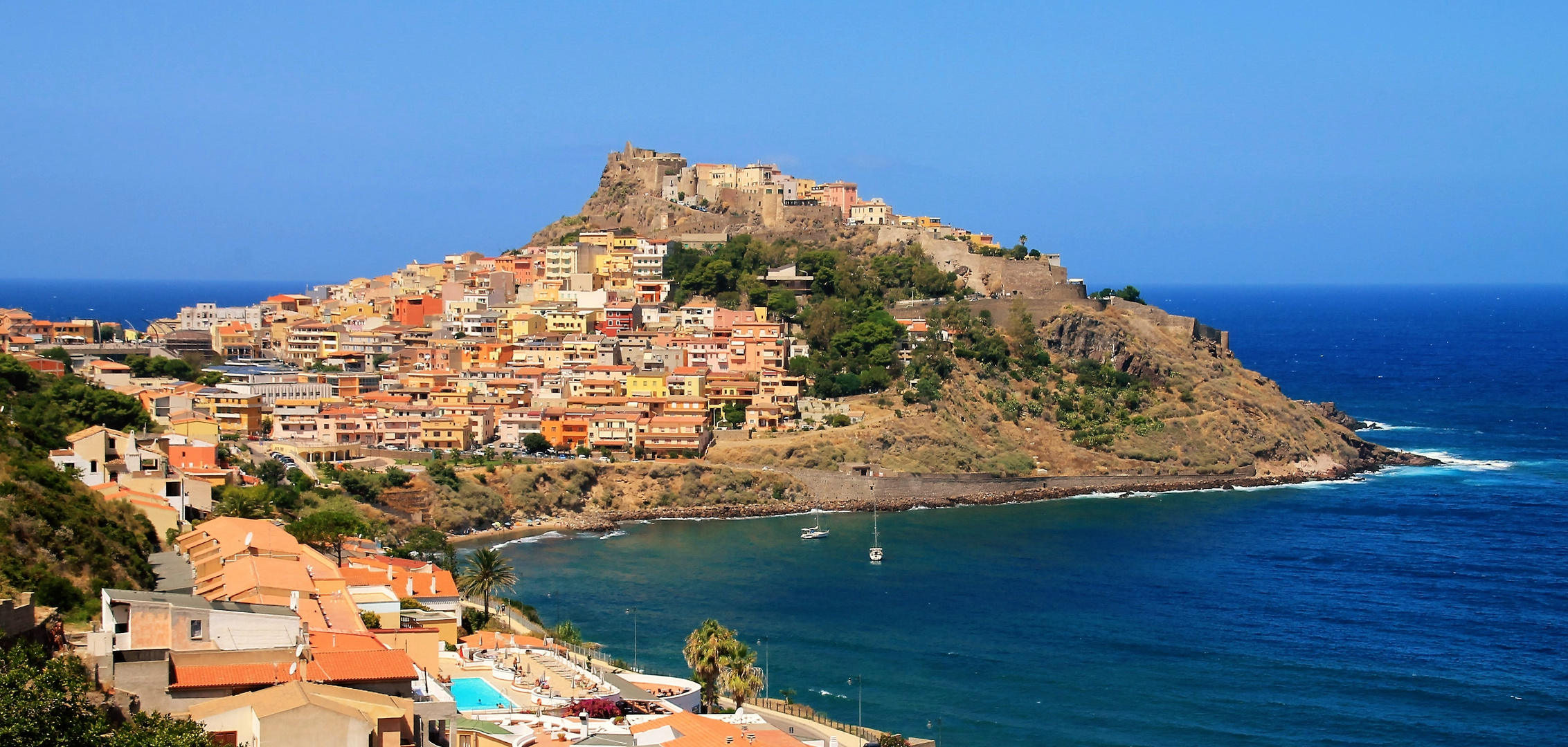 Blick auf das imposante Castelsardo Foto & Bild | schloss, burg ...