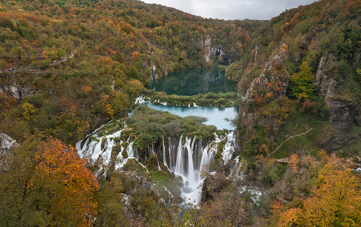 Blick auf den See Novakovica brod Foto & Bild | landschaft, wasserfälle ...