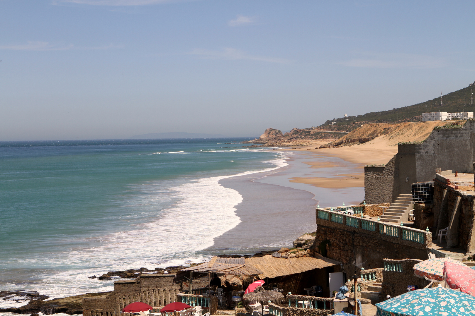 Blick auf den Strand - Küste in Tanger Foto & Bild | africa, morocco ...