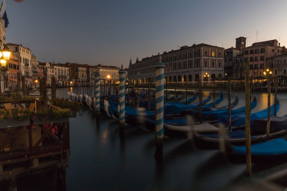 Blick auf die Pescheria di Venezia -Canale Grande Foto & Bild | venezia, veneto, pescheria ...