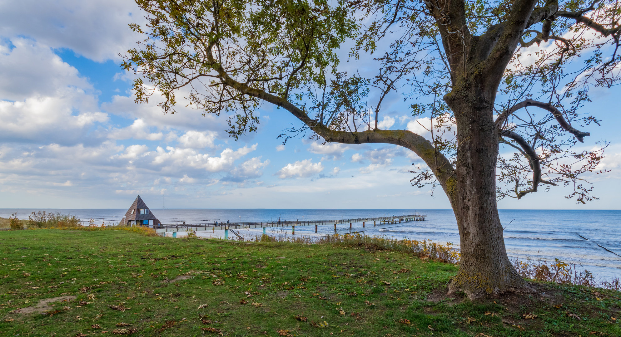 Blick auf die Seebrücke von Koserow Foto & Bild | ostsee, natur, herbst ...