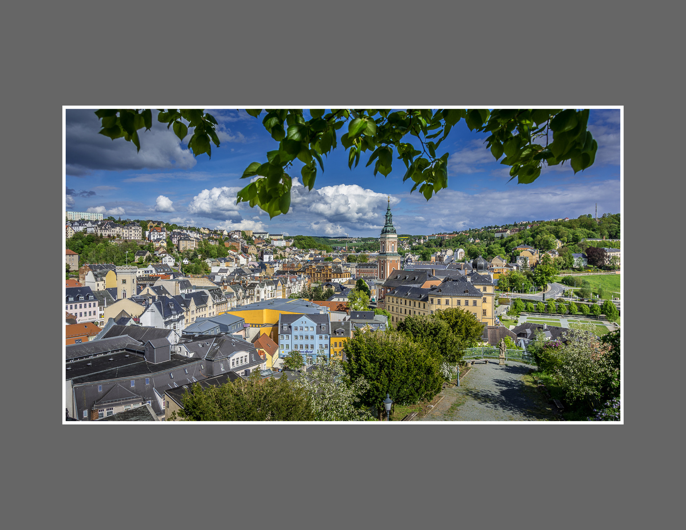 Blick auf Greiz vom Oberen Schloss Foto & Bild | world, deutschland ...